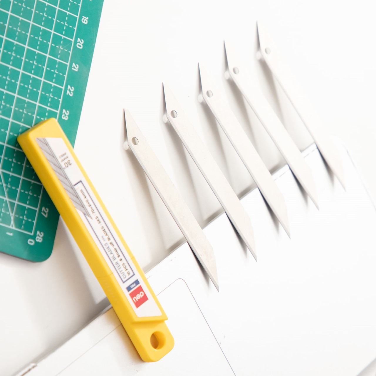 Deli E2015 Cutter Blade 9MM (Small) | Pacific eShop